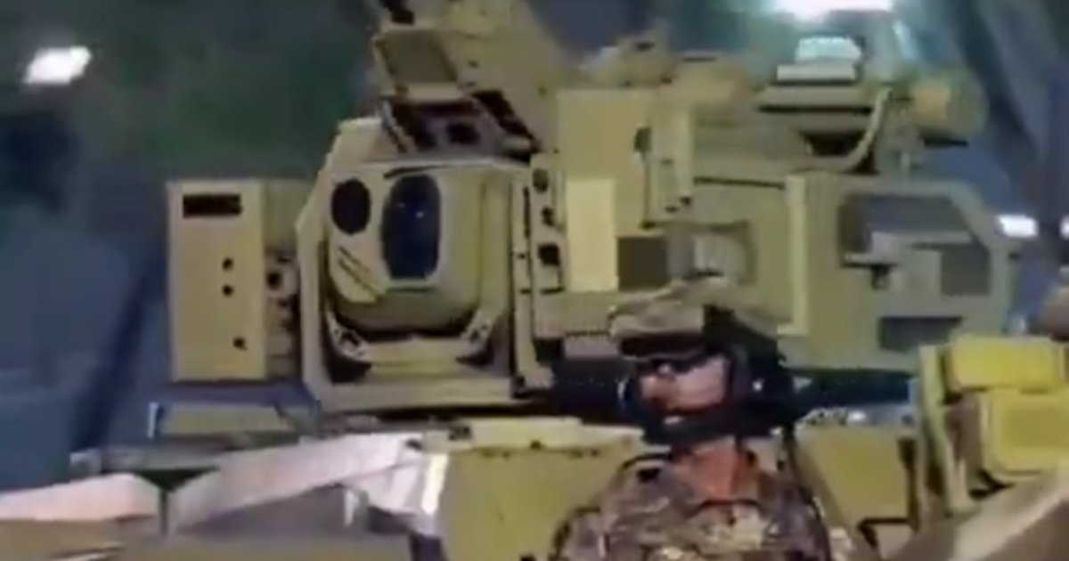 VR 조종 대포: 메카 전쟁의 서막 | RoboHorizon Robot Magazine - AI you can touch