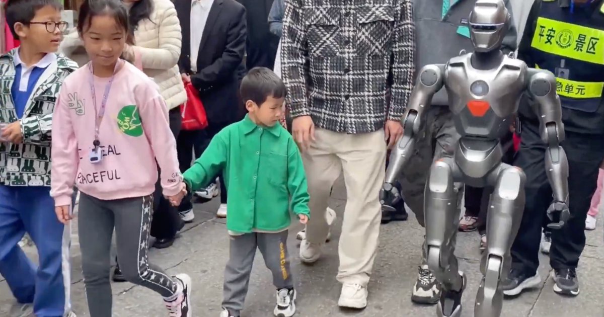 EngineAI's PM01 Humanoid Robot Debuts at Just $13,700 | RoboHorizon ...